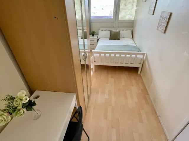 Piper Way, Ilford IG1, Room to rent, £725 pcm | PrimeLocation