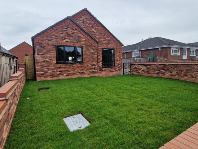 Pipers Drive, Cannock, Staffordshire WS11, 2 bed bungalow to rent, £1,250 pcm | PrimeLocation