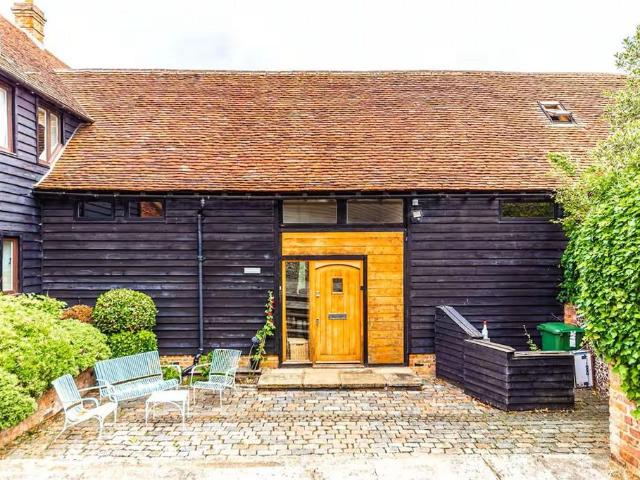 Pipers Hill, Great Gaddesden, HP1 4 bed end of terrace house to rent £4,200 pcm £969 pw