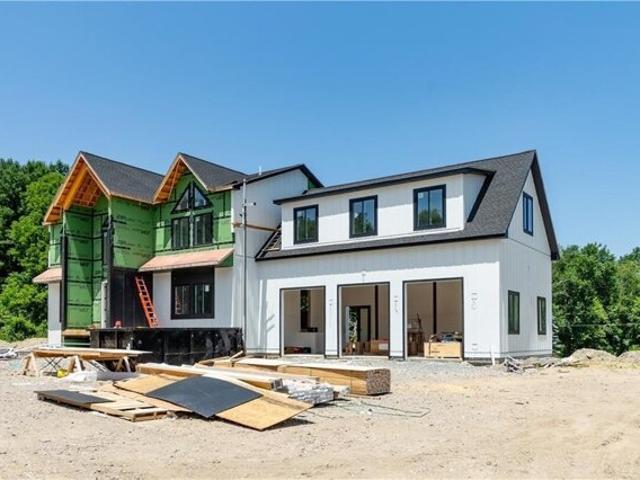 Pippin Orchard Rd, Cranston, Home For Sale