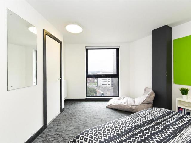 Pitt St, Newcastle NE4 Studio to rent £1,209 pcm £279 pw