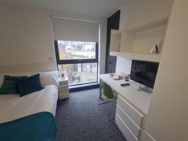 Pitt St, Newcastle NE4 Studio to rent £1,209 pcm £279 pw