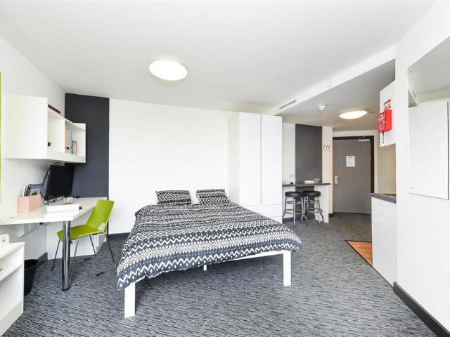 Pitt St, Newcastle NE4 Studio to rent £1,209 pcm £279 pw