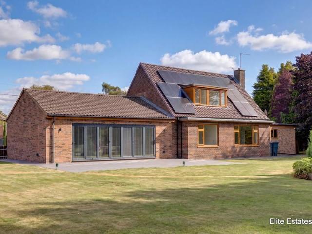 Pittington Road, Durham DH5 5 bed detached house to rent £4,000 pcm £923 pw