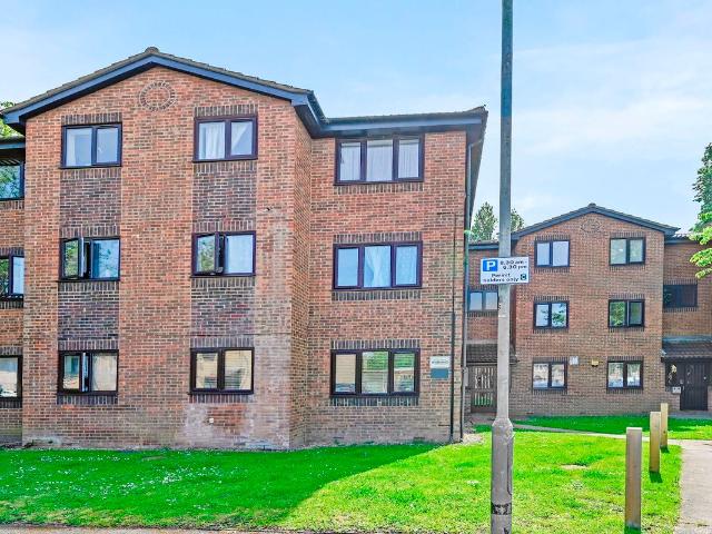 Pittman Gardens, Ilford IG1, 1 bed flat to rent, £1,400 pcm | PrimeLocation