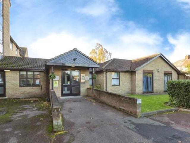 Pittman Gardens, Ilford, 1 Bedroom Flat