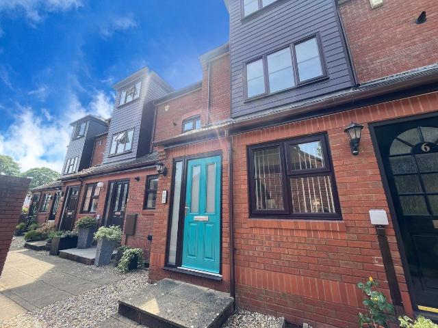 Pitts Court, Old Mill Close, Exeter EX2, 3 bed terraced house to rent, £1,650 pcm | PrimeLocation