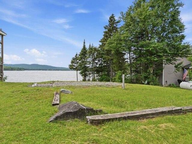 Pittsburg NH 03592 104718990