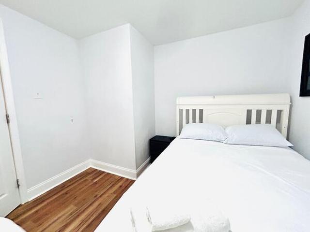 PittsburghCozy Renovated Home near MARTA & BeltLine | SW Atlanta Home
