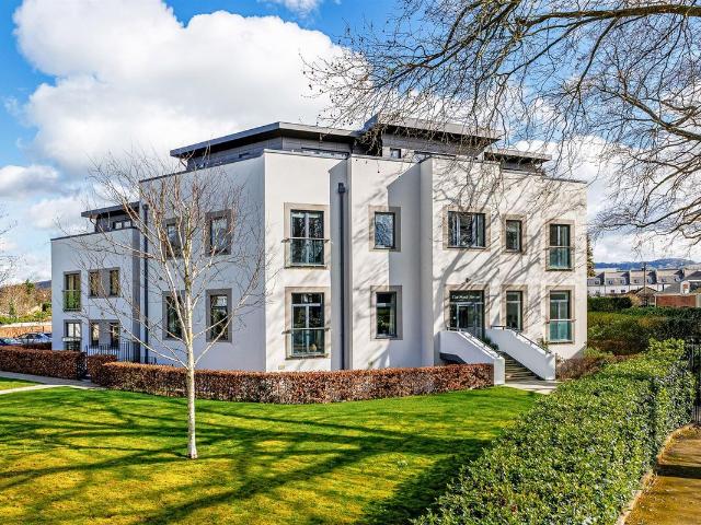 Pittville Crescent, Cheltenham GL52, 2 bed flat to rent, £1,750 pcm | PrimeLocation