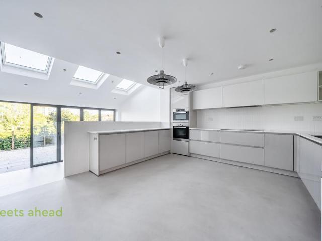Pittville Gardens, London, SE25 6 bed house to rent £4,250 pcm £981 pw