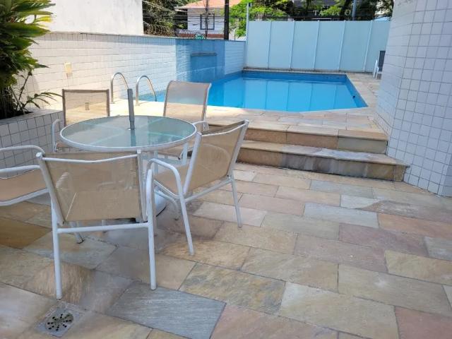 Pitangueiras – duas quadras da praia, maravilhoso apartamento com 140,00 m² úteis, 02 vagas de garag