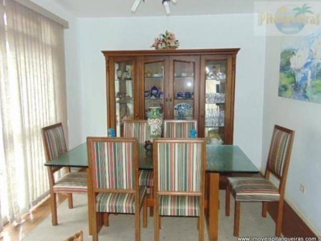 Pitangueiras Uma quadra do mar 135 m² úteis Garagem