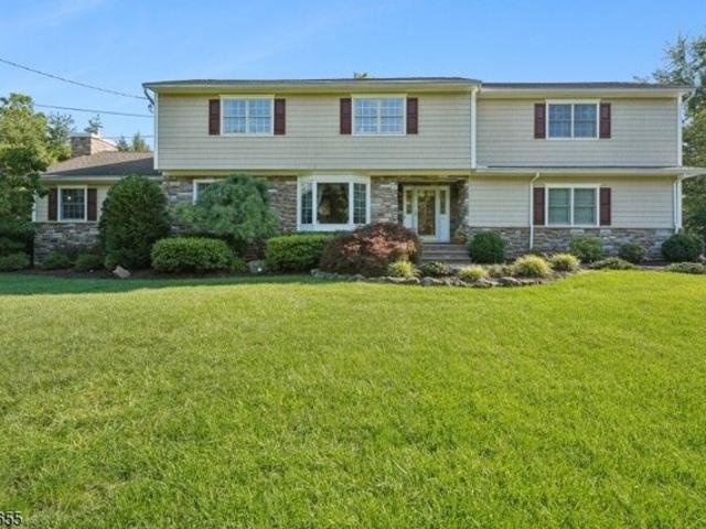 Pitcairn Dr, Roseland, Home For Sale
