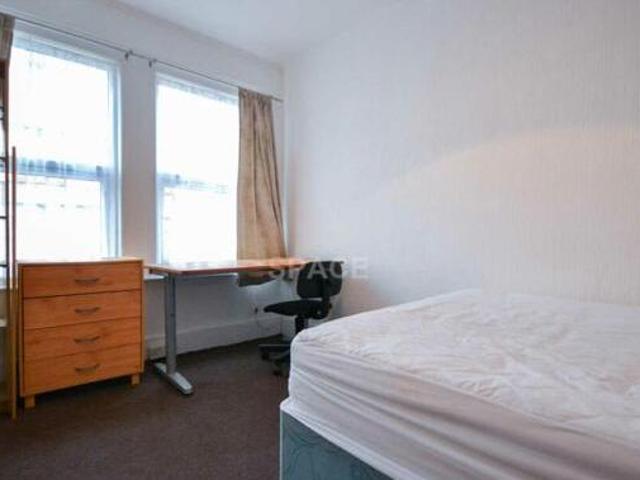 Pitcroft Avenue, Reading, 4 Bedroom Terraced