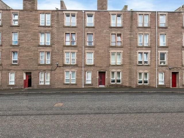 Pitfour Street, Dundee DD2, 2 bed flat to rent, £775 pcm | PrimeLocation