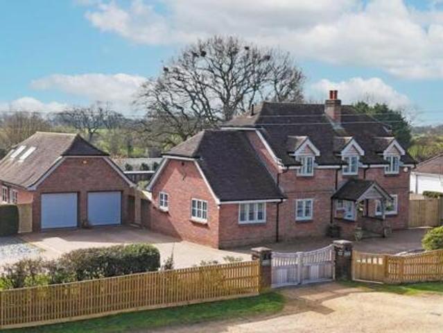 Pitmore Lane, Sway, 5 Bedroom Detached