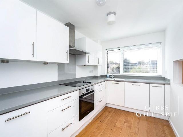 Pitshanger Lane, London, W5 2 bed flat to rent £2,100 pcm £485 pw