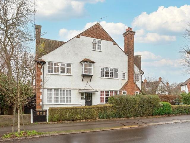 Pitshanger Lane London W5 5 bed house to rent £3,600 pcm £831 pw