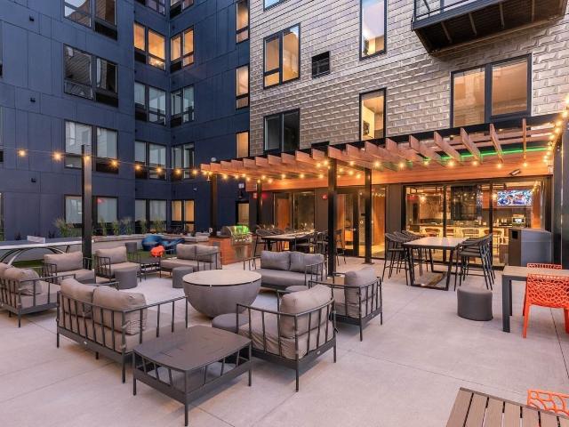 Pivot Apartments Studio Apartment for Rent at 455 Snelling Ave N, St. Paul, MN 55104 Merriam Park East