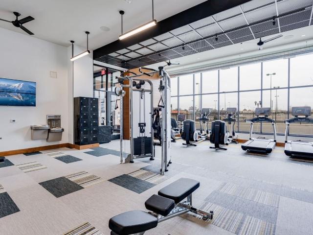 Pivot Apartments Studio Apartment for Rent at 455 Snelling Ave N, St. Paul, MN 55104 Merriam Park East