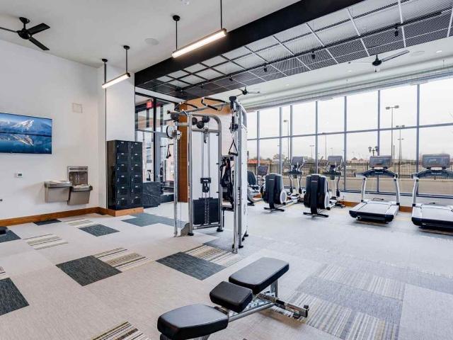 Pivot Apartments Studio Apartment for Rent at 455 Snelling Ave N, St. Paul, MN 55104 Merriam Park East