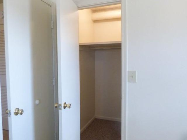 POM1874 1 Bedroom Apartment for Rent at 1874 Dalton Ct, Lexington, KY 40505 Eastland Parkway