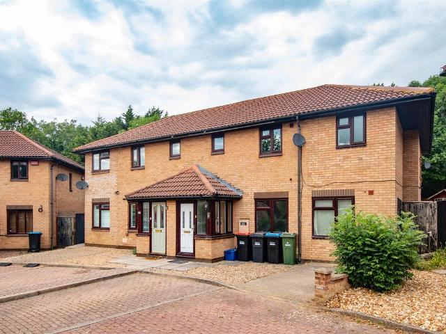 Pomander Crescent, Walnut Tree, Milton Keynes MK7, 3 bed property to rent, £2,200 pcm | PrimeLocation