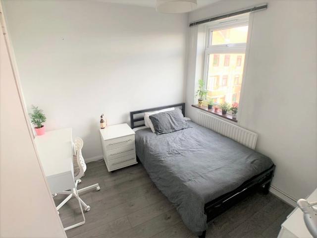 Pomeroy Street, London SE14, Room to rent, £950 pcm | PrimeLocation