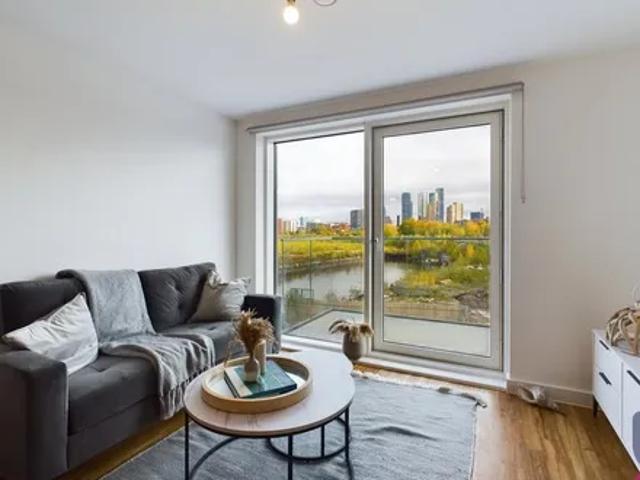 Pomona Strand, Trafford, M16 0YD, United Kingdom | 2 bed apartment for rent #139267779 | Rentberry