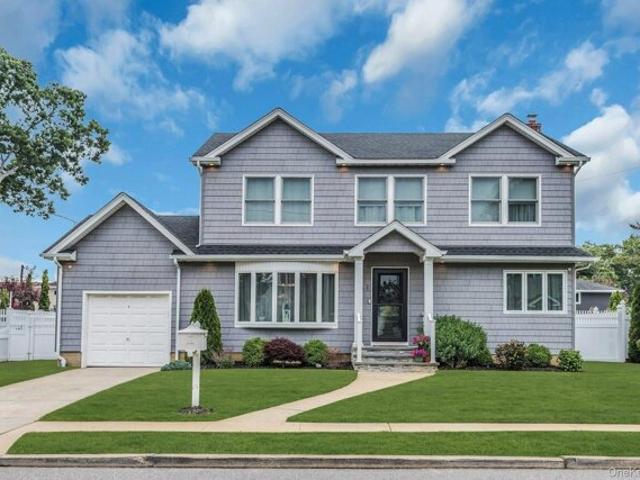 Pompano Ln, Massapequa Park, Home For Sale
