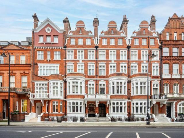 Pont Street, Knightsbridge, London, SW1X 1 bed flat to rent £6,500 pcm £1,500 pw