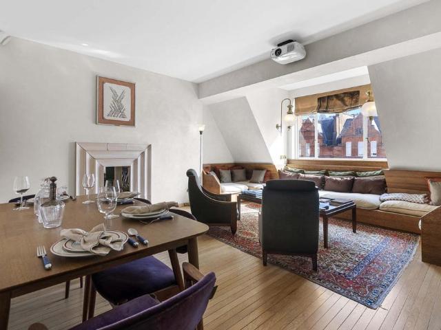 Pont Street, London 2 bed flat to rent £6,998 pcm £1,615 pw