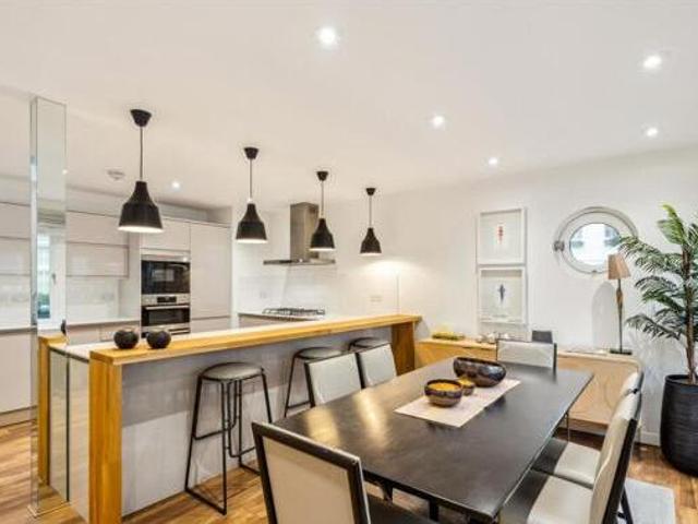 Pont Street Mews, London, 3 Bedroom Terraced