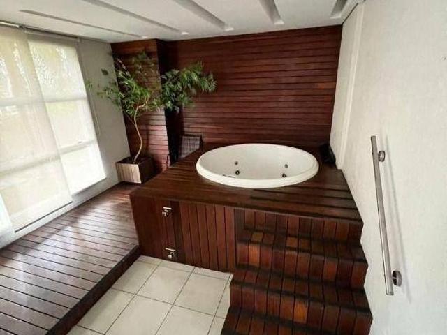Ponta Da Praia. Lindo Apartamento. Porteira fechada