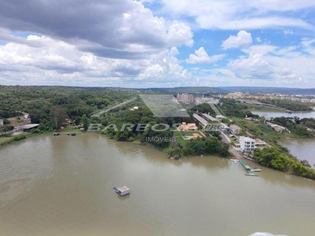 Ponta de quadra a 100 metros do lago para venda em Caldas Novas