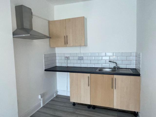 Pontardawe, Swansea SA8, 1 bed flat to rent, £700 pcm | PrimeLocation