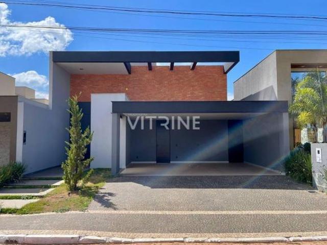 Ponte Alta Norte, casa porteira fechada com 4 suítes e closet