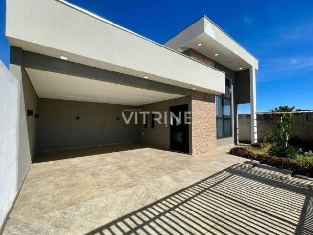 Ponte Alta Norte, Excelente Casa com 3 Quartos em Condomínio Fechado