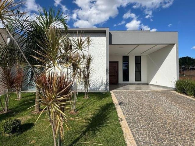 PONTE ALTA 3 SUÍTES, 4 VAGAS, CONDOMÍNIO FECHADO, 400M²