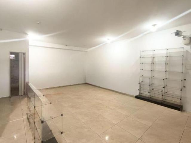 PONTO COMERCIAL COM CASA ALUGADA NOS FUNDOS, RENDA IMEDIATA EM SAMAMBAIA NORTE!