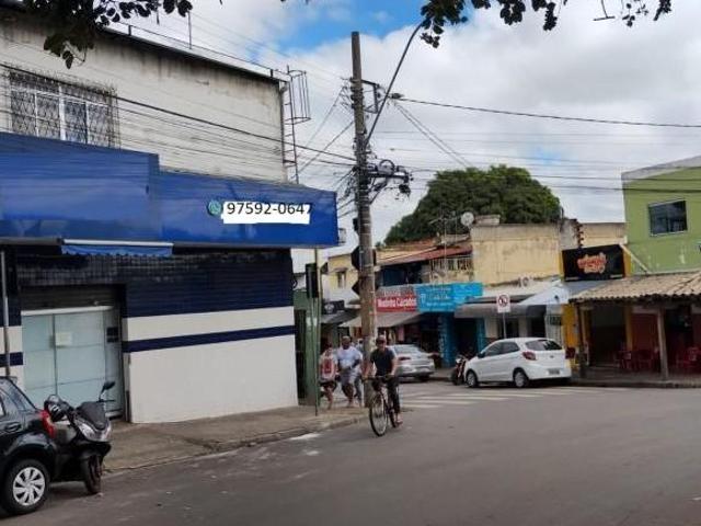 PONTO COMERCIAL DE ESQUINA