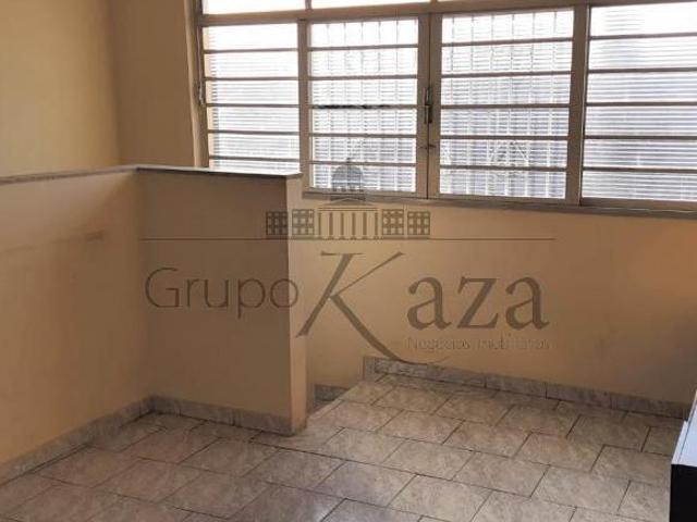 Ponto Comercial e Casa Sobreloja Residencial Parque Itamaraty 154,16m²