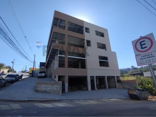 Ponto em Centro, Santa Luzia/MG de 80m² para locação R$ 3.800,00/mes
