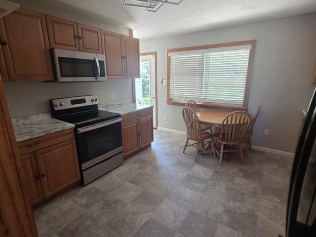 Pontoon Beach luxury suite 3 rooms available
