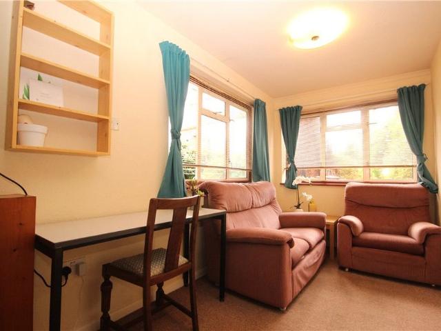 Pond Meadow, Guildford, Surrey, GU2 8LE