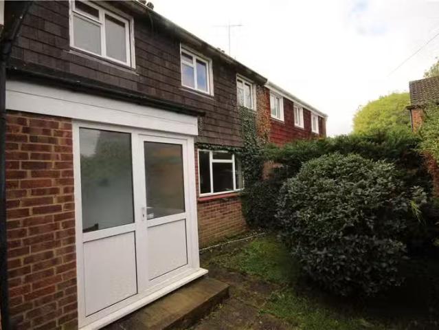 Pond Meadow, Guildford, Surrey, GU2 8LE