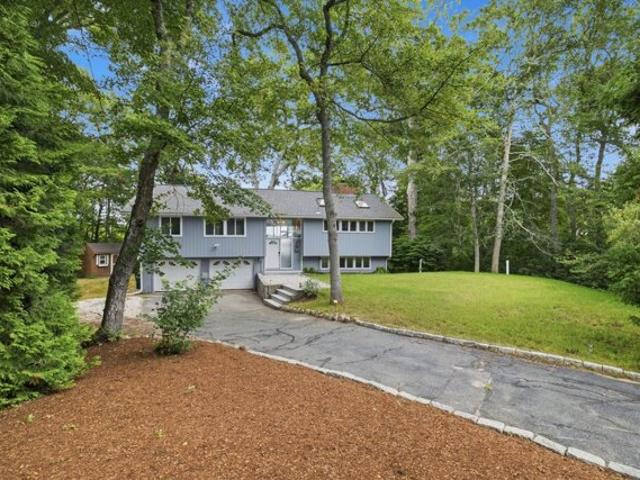 Pond Cir, Mashpee, Home For Sale