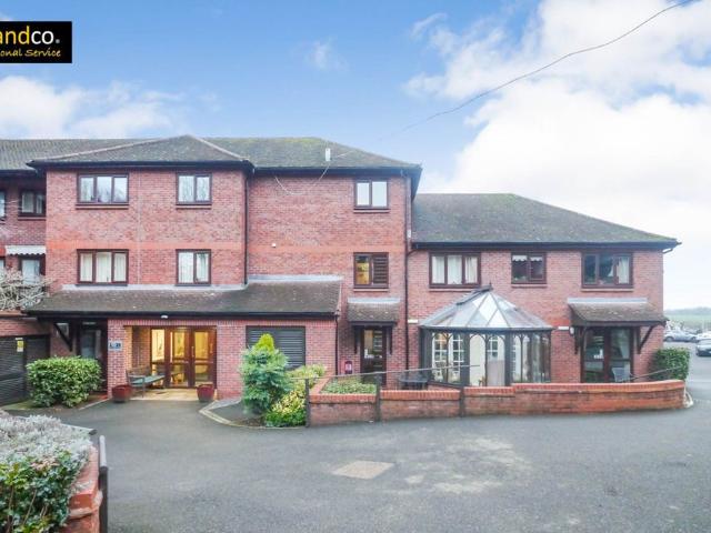 Pond Court, The Ridgeway, Codicote, Hitchin SG4, 2 bed flat to rent, £1,500 pcm | PrimeLocation