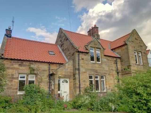 Pond Farm House, Runswick Lane, 5 Bedroom Semi detached